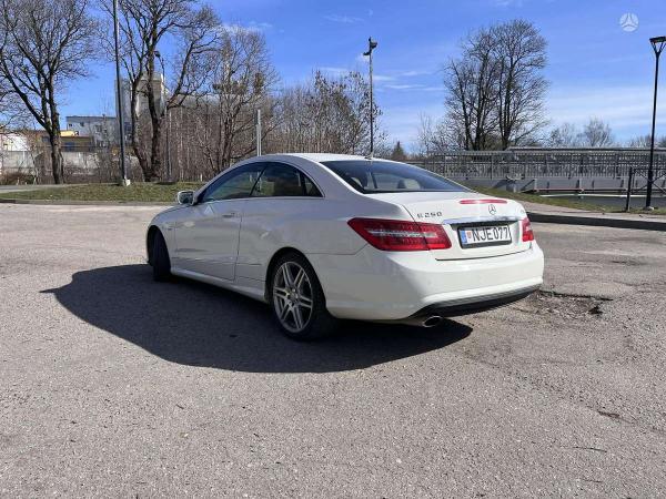 White Mercedes-Benz e-250 2009 in Silute, with an engine capacity of 2.14 L and mileage of 328 thousand km for 7500 €, photo 4 on AUTOMOTO.COM.LV