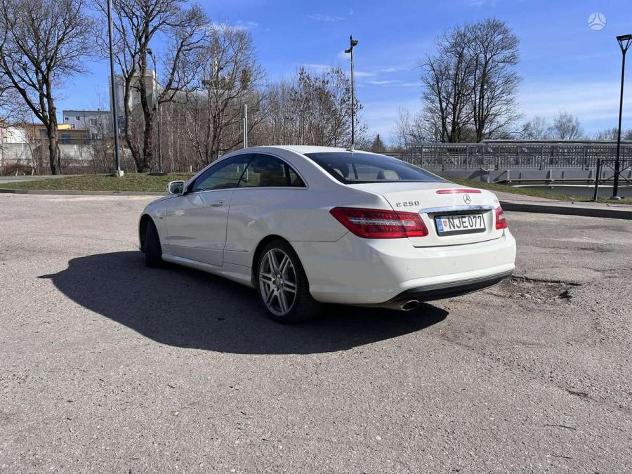 Balts Mercedes-Benz e-250 2009 Šilutė, ar dzinēja tilpumu 2.14 L un nobraukumu 328 tūkst. km par 7500 €, foto 5 vietnē AUTOMOTO.COM.LV