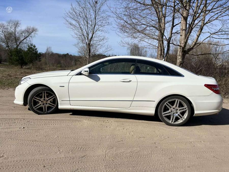 Balts Mercedes-Benz e-250 2009 Šilutė, ar dzinēja tilpumu 2.14 L un nobraukumu 328 tūkst. km par 7500 €, foto 7 vietnē AUTOMOTO.COM.LV