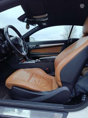 Balts Mercedes-Benz e-250 2009 Šilutė, ar dzinēja tilpumu 2.14 L un nobraukumu 328 tūkst. km par 7500 €, foto 19 vietnē AUTOMOTO.COM.LV
