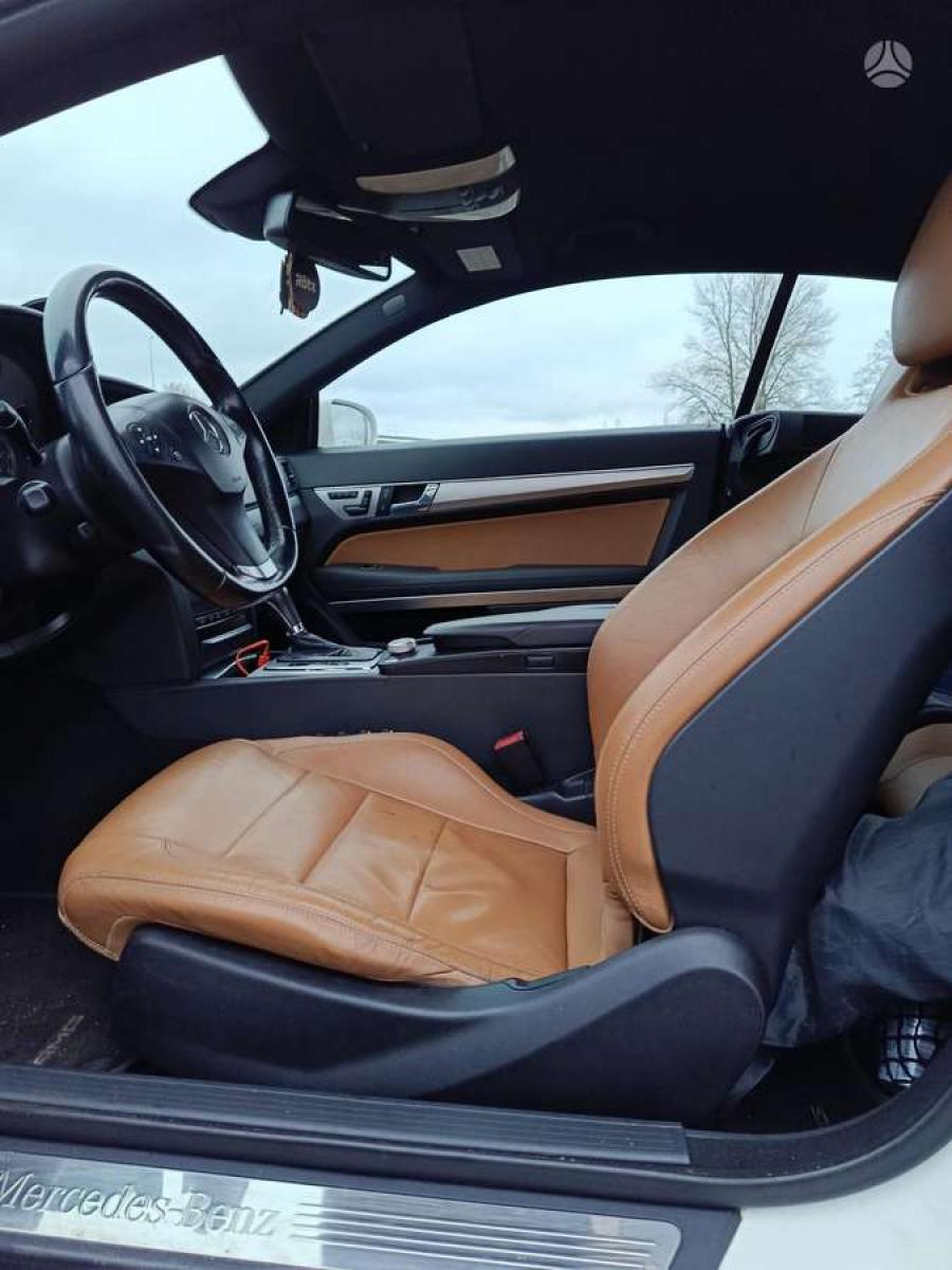 Balts Mercedes-Benz e-250 2009 Šilutė, ar dzinēja tilpumu 2.14 L un nobraukumu 328 tūkst. km par 7500 €, foto 19 vietnē AUTOMOTO.COM.LV