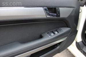 Белый Мерседес E 250 2010 в Рига, объемом двигателя 2.20 л и пробегом 278 тыс. км за 8500 €, фото 6 на AUTOMOTO.COM.LV