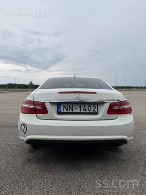 White Mercedes-Benz e-250 2010 in Riga, with an engine capacity of 1.80 L and mileage of 218 thousand km for 7700 €, photo 6 on AUTOMOTO.COM.LV