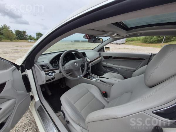 Белый Мерседес E 250 2010 в Лиепая, объемом двигателя 2.20 л и пробегом 275 тыс. км за 7200 €, фото 8 на AUTOMOTO.COM.LV