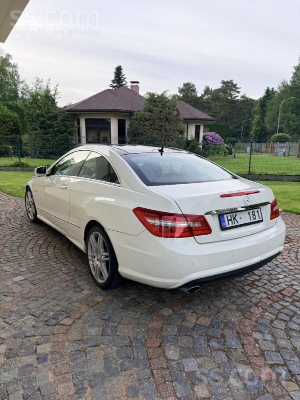 White Mercedes-Benz e-250 2011 in Riga, with an engine capacity of 2.10 L and mileage of 187 thousand km for 12000 €, photo 2 on AUTOMOTO.COM.LV