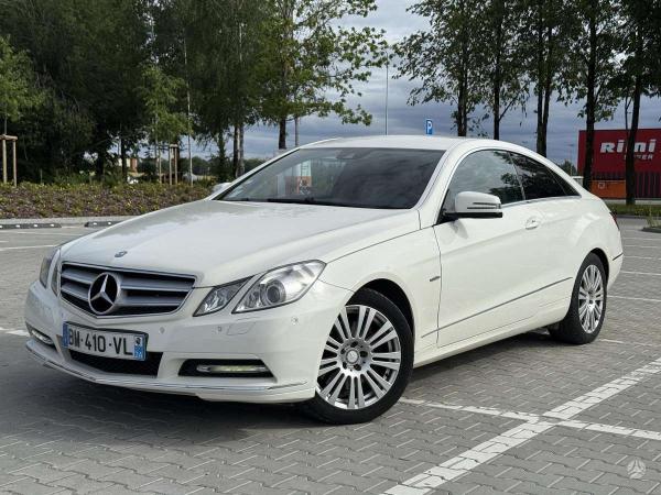 Белый Мерседес E 250 2011 в Вильнюс, объемом двигателя 2.14 л и пробегом 146 тыс. км за 8300 €, фото 8 на AUTOMOTO.COM.LV