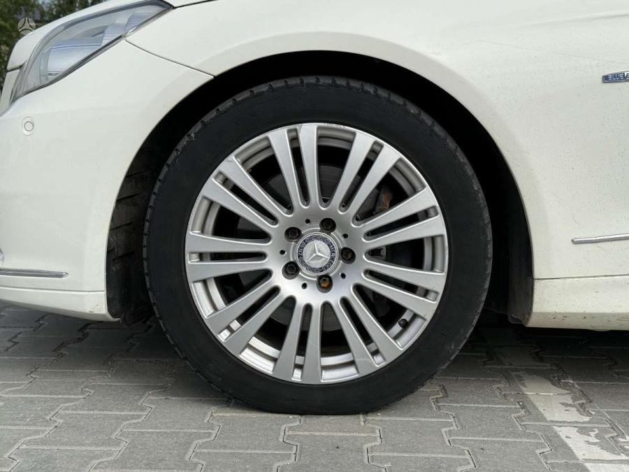 Белый Мерседес E 250 2011 в Вильнюс, объемом двигателя 2.14 л и пробегом 146 тыс. км за 8300 €, фото 11 на AUTOMOTO.COM.LV