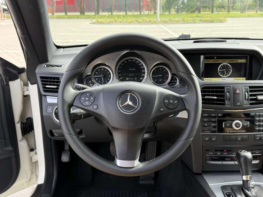 Белый Мерседес E 250 2011 в Вильнюс, объемом двигателя 2.14 л и пробегом 146 тыс. км за 8300 €, фото 18 на AUTOMOTO.COM.LV