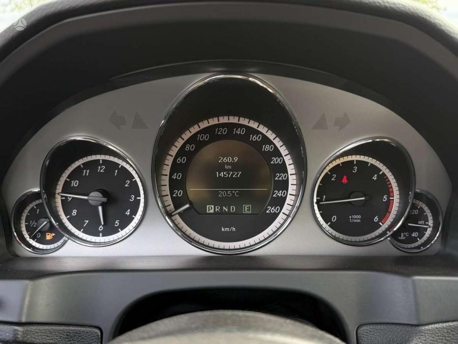 Белый Мерседес E 250 2011 в Вильнюс, объемом двигателя 2.14 л и пробегом 146 тыс. км за 8300 €, фото 20 на AUTOMOTO.COM.LV
