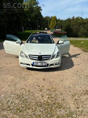 White Mercedes-Benz e-250 2011 in Liepaja, with an engine capacity of 2.20 L and mileage of 203 thousand km for 7000 €, photo 1 on AUTOMOTO.COM.LV