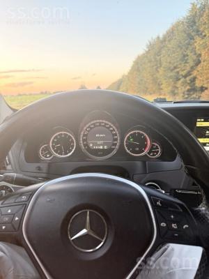 Белый Мерседес E 250 2011 в Лиепая, объемом двигателя 2.20 л и пробегом 203 тыс. км за 7000 €, фото 12 на AUTOMOTO.COM.LV