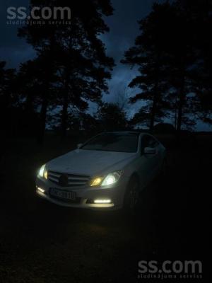 Белый Мерседес E 250 2011 в Лиепая, объемом двигателя 2.20 л и пробегом 203 тыс. км за 7000 €, фото 14 на AUTOMOTO.COM.LV
