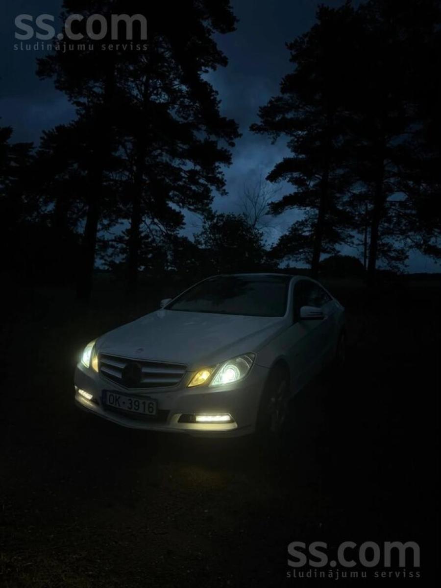 Белый Мерседес E 250 2011 в Лиепая, объемом двигателя 2.20 л и пробегом 203 тыс. км за 7000 €, фото 14 на AUTOMOTO.COM.LV