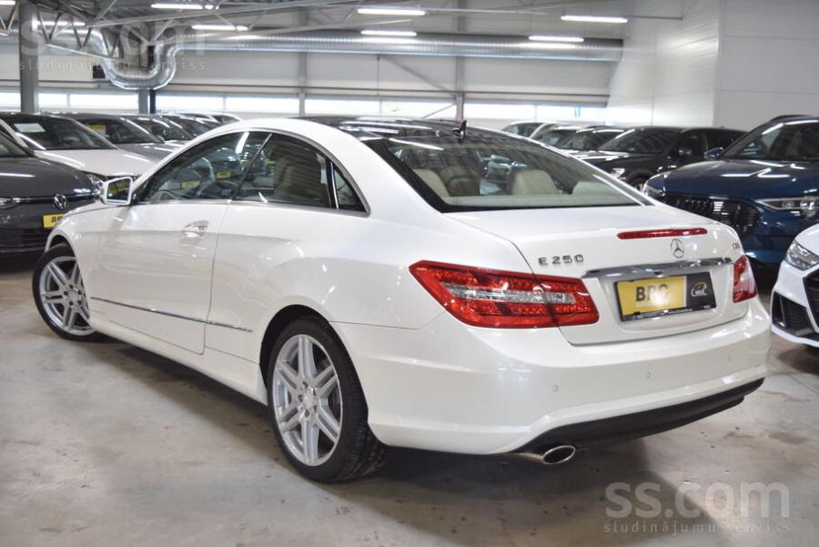 Белый Мерседес E 250 2012 в Рига, объемом двигателя 2.20 л и пробегом 237 тыс. км за 9500 €, фото 3 на AUTOMOTO.COM.LV