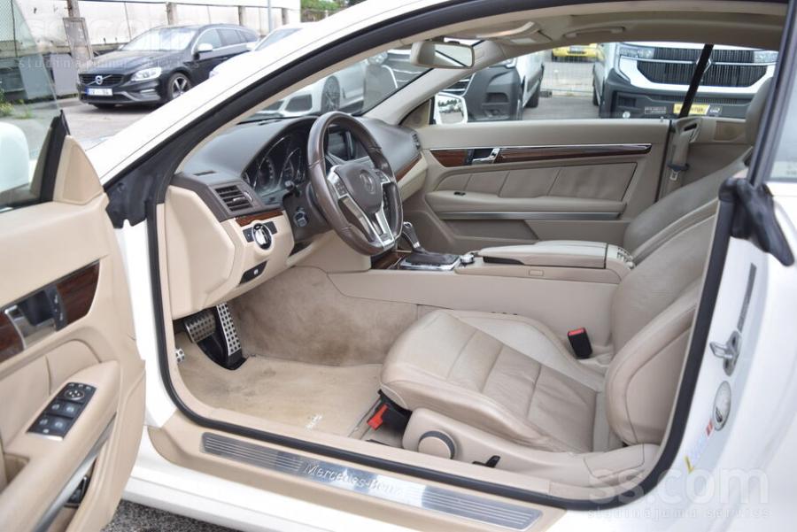 Белый Мерседес E 250 2012 в Рига, объемом двигателя 2.20 л и пробегом 237 тыс. км за 9500 €, фото 4 на AUTOMOTO.COM.LV