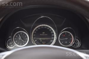 Белый Мерседес E 250 2012 в Рига, объемом двигателя 2.20 л и пробегом 237 тыс. км за 9500 €, фото 9 на AUTOMOTO.COM.LV