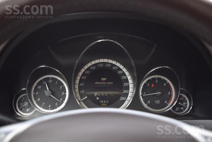 Белый Мерседес E 250 2012 в Рига, объемом двигателя 2.20 л и пробегом 237 тыс. км за 9500 €, фото 9 на AUTOMOTO.COM.LV