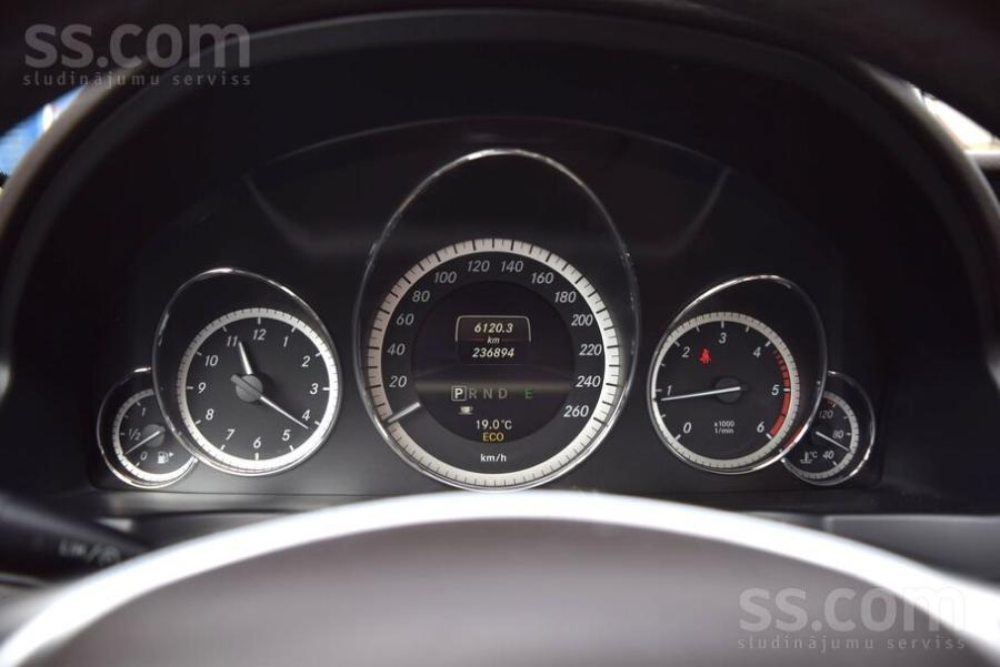 Белый Мерседес E 250 2012 в Рига, объемом двигателя 2.20 л и пробегом 237 тыс. км за 9500 €, фото 10 на AUTOMOTO.COM.LV