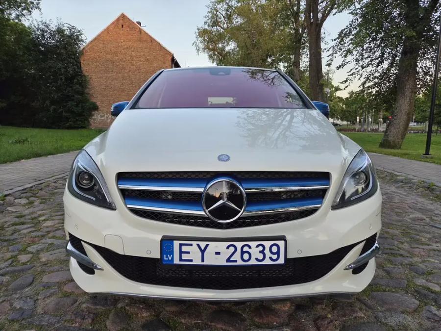 Balts Mercedes-Benz e-250 2015 Jelgava, ar dzinēja tilpumu 0.00 L un nobraukumu 33 tūkst. km par 11500 €, foto 3 vietnē AUTOMOTO.COM.LV
