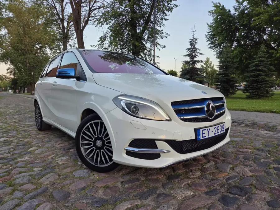 Balts Mercedes-Benz e-250 2015 Jelgava, ar dzinēja tilpumu 0.00 L un nobraukumu 33 tūkst. km par 11500 €, foto 4 vietnē AUTOMOTO.COM.LV