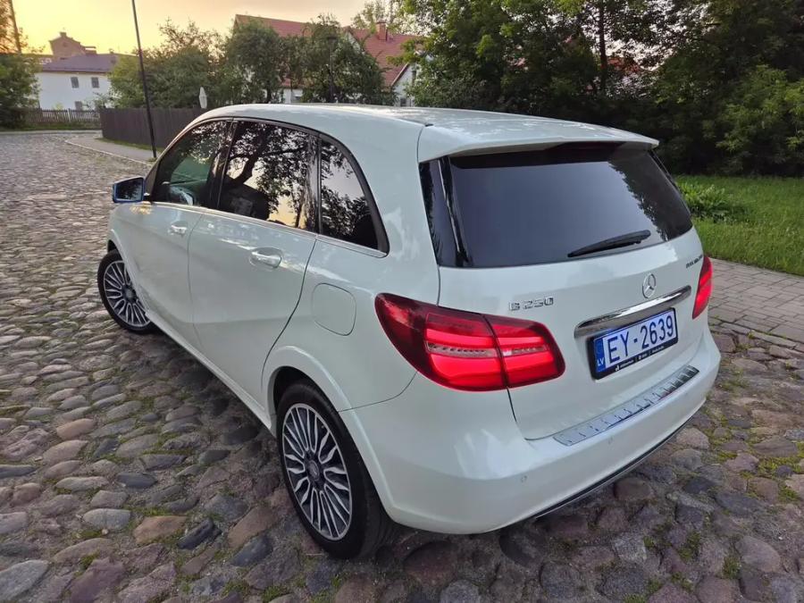 Balts Mercedes-Benz e-250 2015 Jelgava, ar dzinēja tilpumu 0.00 L un nobraukumu 33 tūkst. km par 11500 €, foto 7 vietnē AUTOMOTO.COM.LV