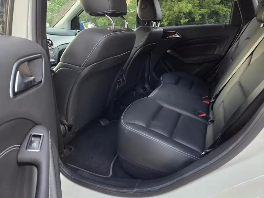 Balts Mercedes-Benz e-250 2015 Jelgava, ar dzinēja tilpumu 0.00 L un nobraukumu 33 tūkst. km par 11500 €, foto 22 vietnē AUTOMOTO.COM.LV