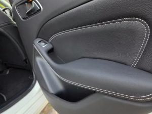Balts Mercedes-Benz e-250 2015 Jelgava, ar dzinēja tilpumu 0.00 L un nobraukumu 33 tūkst. km par 11500 €, foto 24 vietnē AUTOMOTO.COM.LV