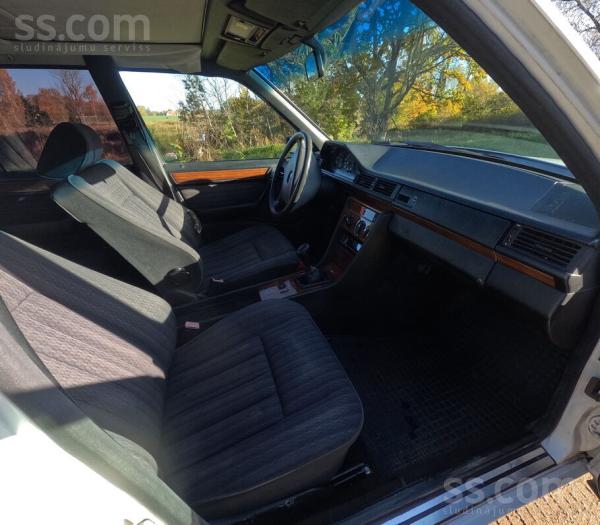 Balts Mercedes-Benz e-250 1991 Rīga, ar dzinēja tilpumu 2.50 L un nobraukumu 833 tūkst. km par 2500 €, foto 11 vietnē AUTOMOTO.COM.LV
