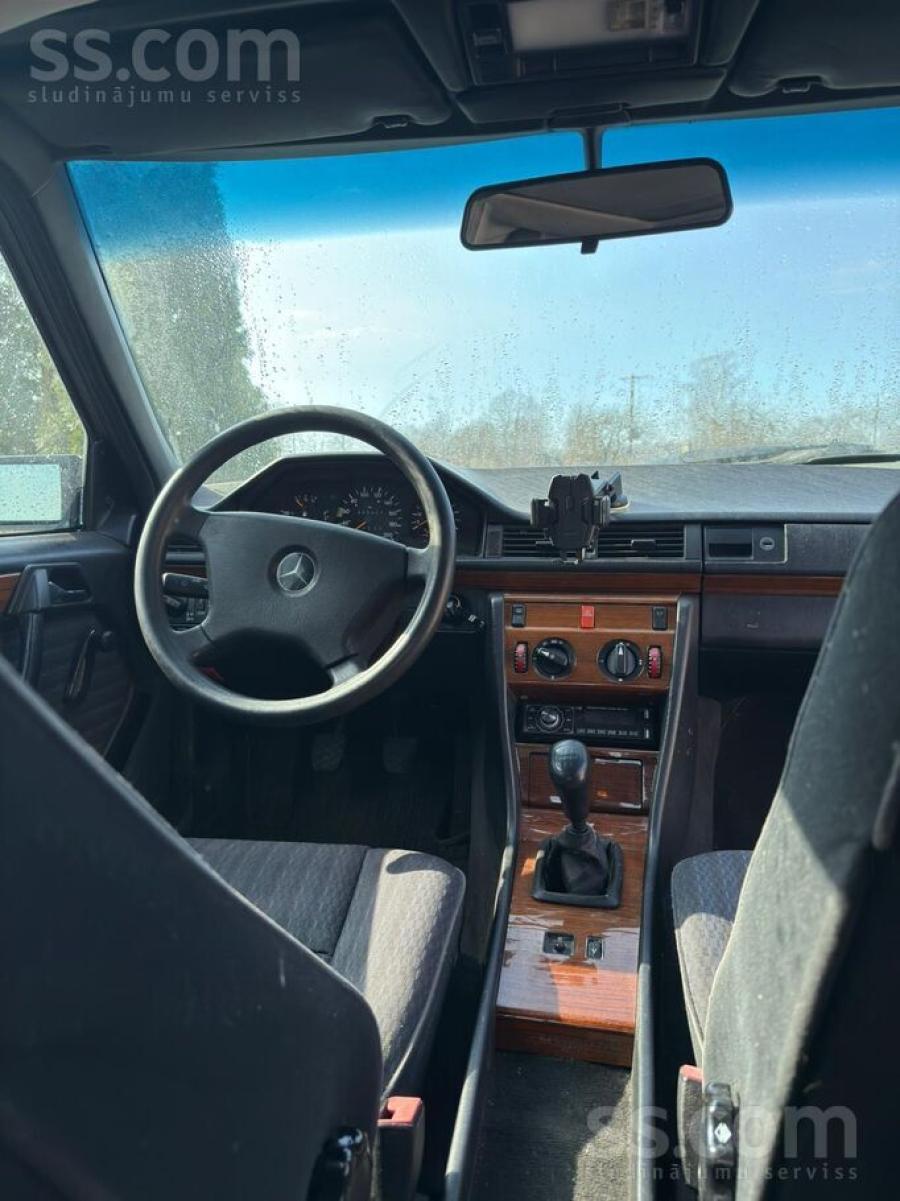 Balts Mercedes-Benz e-250 1991 Jelgava, ar dzinēja tilpumu 2.00 L un nobraukumu 800 tūkst. km par 2000 €, foto 3 vietnē AUTOMOTO.COM.LV