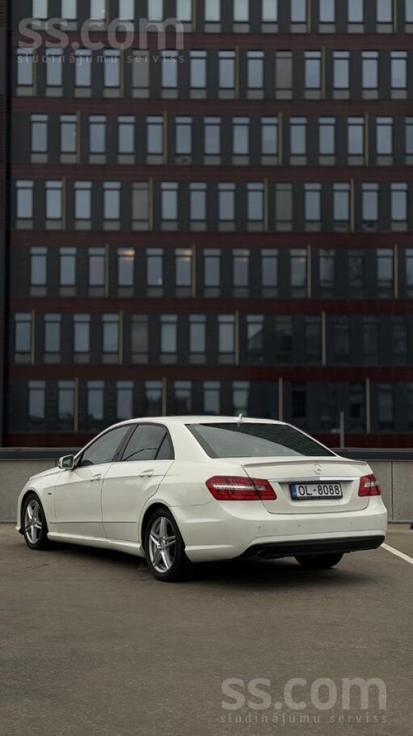 Белый Мерседес E 250 2011 в Рига, объемом двигателя 2.20 л и пробегом 336 тыс. км за 6650 €, фото 4 на AUTOMOTO.COM.LV