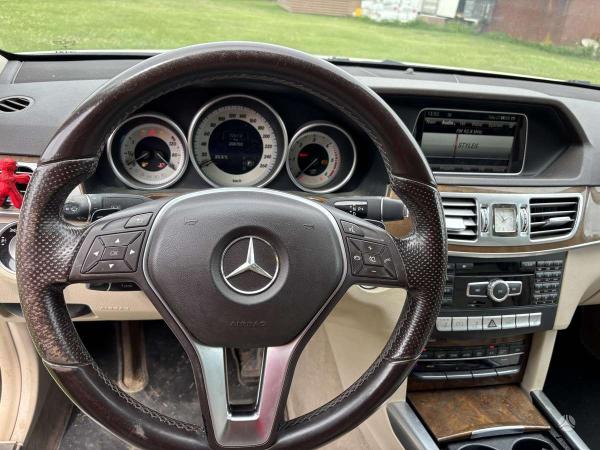 Белый Мерседес E 250 2014 в Кедайняй, объемом двигателя 2.14 л и пробегом 209 тыс. км за 11500 €, фото 5 на AUTOMOTO.COM.LV