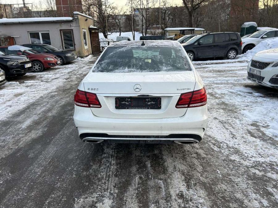 White Mercedes-Benz e-250 2016 in Vilnius, with an engine capacity of 2.20 L and mileage of 168 thousand km for 6700 €, photo 7 on AUTOMOTO.COM.LV