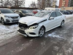 Белый Мерседес E 250 2016 в Вильнюс, объемом двигателя 2.20 л и пробегом 168 тыс. км за 6700 €, фото 2 на AUTOMOTO.COM.LV
