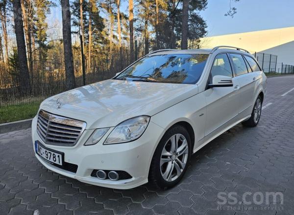 Balts Mercedes-Benz e-250 2010 Rīga, ar dzinēja tilpumu 2.10 L un nobraukumu 352 tūkst. km par 5950 €, foto 1 vietnē AUTOMOTO.COM.LV