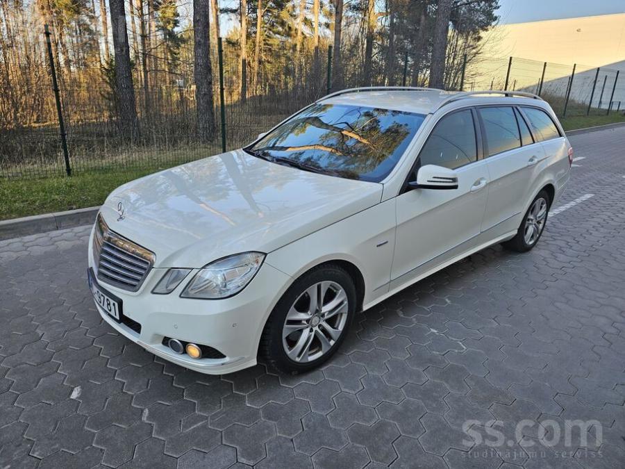 Balts Mercedes-Benz e-250 2010 Rīga, ar dzinēja tilpumu 2.10 L un nobraukumu 352 tūkst. km par 5950 €, foto 3 vietnē AUTOMOTO.COM.LV