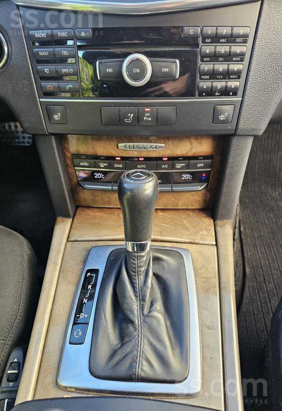 Balts Mercedes-Benz e-250 2010 Rīga, ar dzinēja tilpumu 2.10 L un nobraukumu 352 tūkst. km par 5950 €, foto 15 vietnē AUTOMOTO.COM.LV