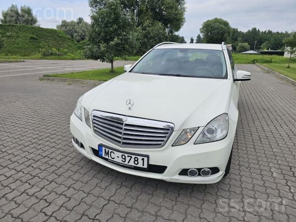 Белый Мерседес E 250 2010 в Елгава, объемом двигателя 2.10 л и пробегом 352 тыс. км за 4990 €, фото 2 на AUTOMOTO.COM.LV