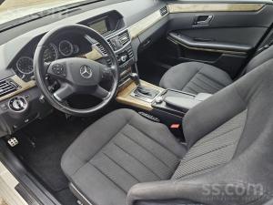 Белый Мерседес E 250 2010 в Елгава, объемом двигателя 2.10 л и пробегом 352 тыс. км за 4990 €, фото 16 на AUTOMOTO.COM.LV