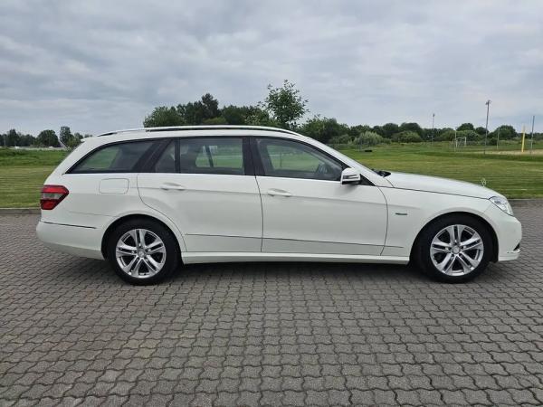 Белый Мерседес E 250 2010 в Рига, объемом двигателя 2.10 л и пробегом 352 тыс. км за 4990 €, фото 5 на AUTOMOTO.COM.LV