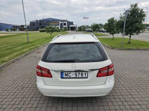 Белый Мерседес E 250 2010 в Рига, объемом двигателя 2.10 л и пробегом 352 тыс. км за 4990 €, фото 8 на AUTOMOTO.COM.LV
