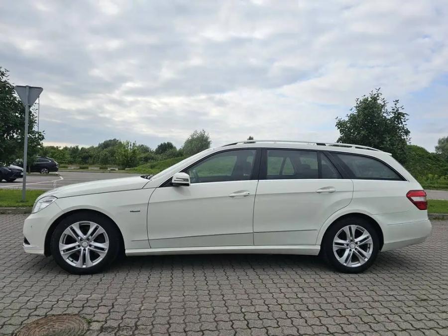 Белый Мерседес E 250 2010 в Рига, объемом двигателя 2.10 л и пробегом 352 тыс. км за 4990 €, фото 11 на AUTOMOTO.COM.LV