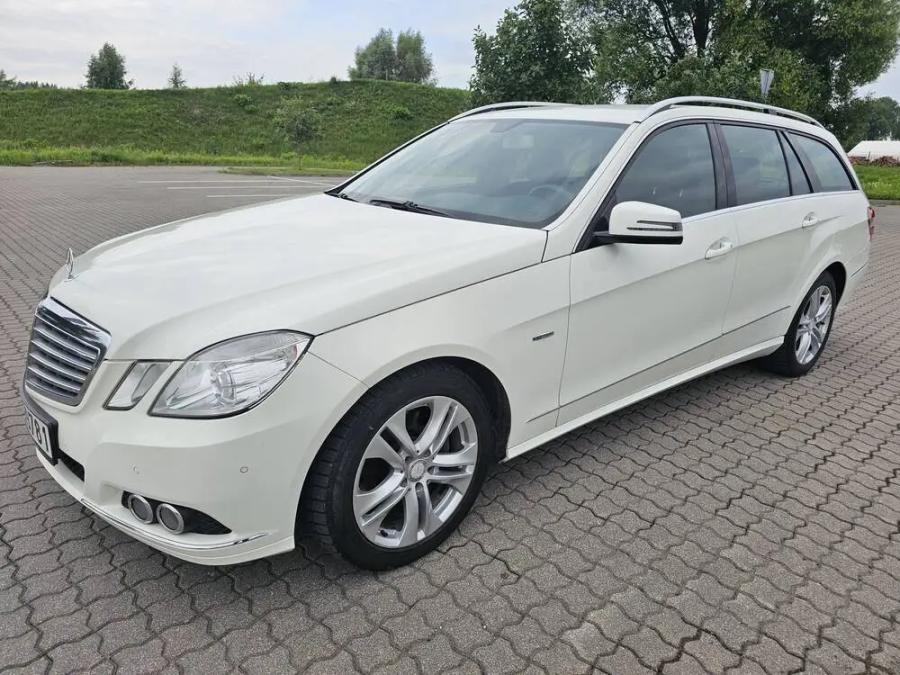 Белый Мерседес E 250 2010 в Рига, объемом двигателя 2.10 л и пробегом 352 тыс. км за 4990 €, фото 12 на AUTOMOTO.COM.LV