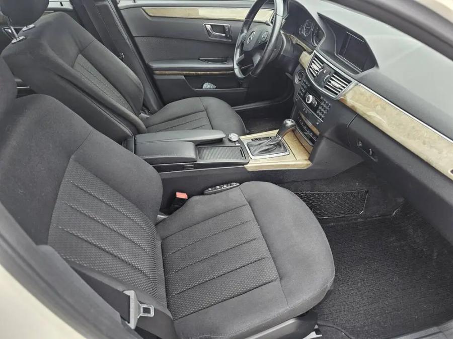Белый Мерседес E 250 2010 в Рига, объемом двигателя 2.10 л и пробегом 352 тыс. км за 4990 €, фото 13 на AUTOMOTO.COM.LV