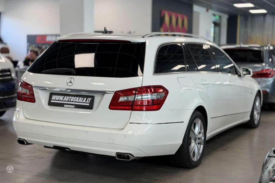 Белый Мерседес E 250 2010 в Клайпеда, объемом двигателя 2.14 л и пробегом 291 тыс. км за 8900 €, фото 5 на AUTOMOTO.COM.LV