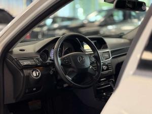 Белый Мерседес E 250 2010 в Клайпеда, объемом двигателя 2.14 л и пробегом 291 тыс. км за 8900 €, фото 19 на AUTOMOTO.COM.LV