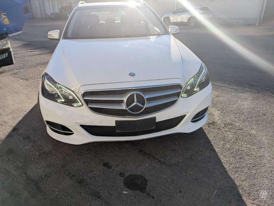White Mercedes-Benz e-250 2013 in Kaunas, with an engine capacity of 2.14 L and mileage of 275 thousand km for 8650 €, photo 3 on AUTOMOTO.COM.LV