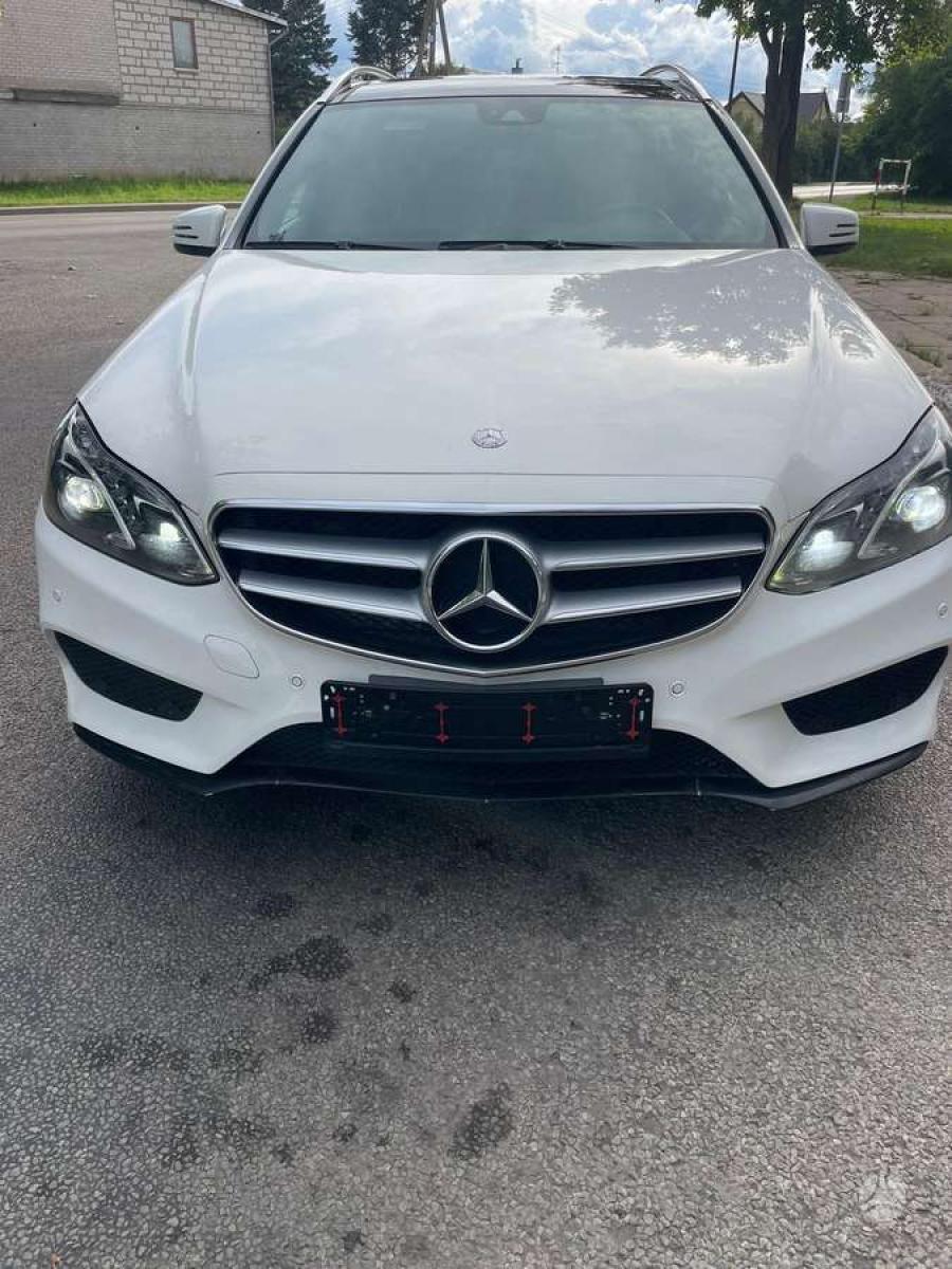 White Mercedes-Benz e-250 2013 in Panevezys, with an engine capacity of 2.14 L and mileage of 288 thousand km for 9400 €, photo 8 on AUTOMOTO.COM.LV
