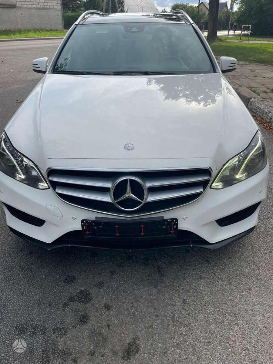 White Mercedes-Benz e-250 2013 in Panevezys, with an engine capacity of 2.14 L and mileage of 288 thousand km for 9400 €, photo 10 on AUTOMOTO.COM.LV