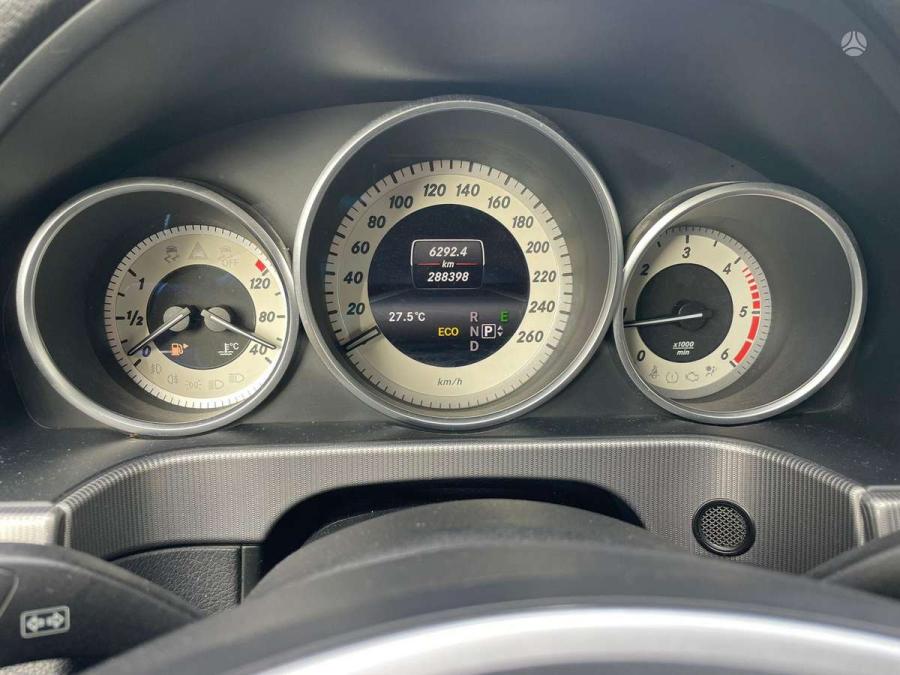 White Mercedes-Benz e-250 2013 in Panevezys, with an engine capacity of 2.14 L and mileage of 288 thousand km for 9400 €, photo 18 on AUTOMOTO.COM.LV