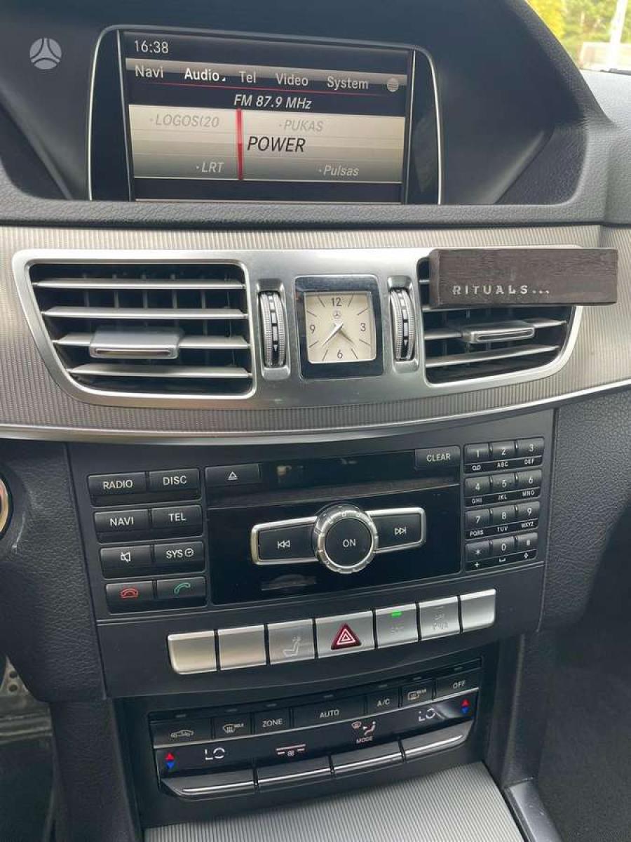 White Mercedes-Benz e-250 2013 in Panevezys, with an engine capacity of 2.14 L and mileage of 288 thousand km for 9400 €, photo 20 on AUTOMOTO.COM.LV